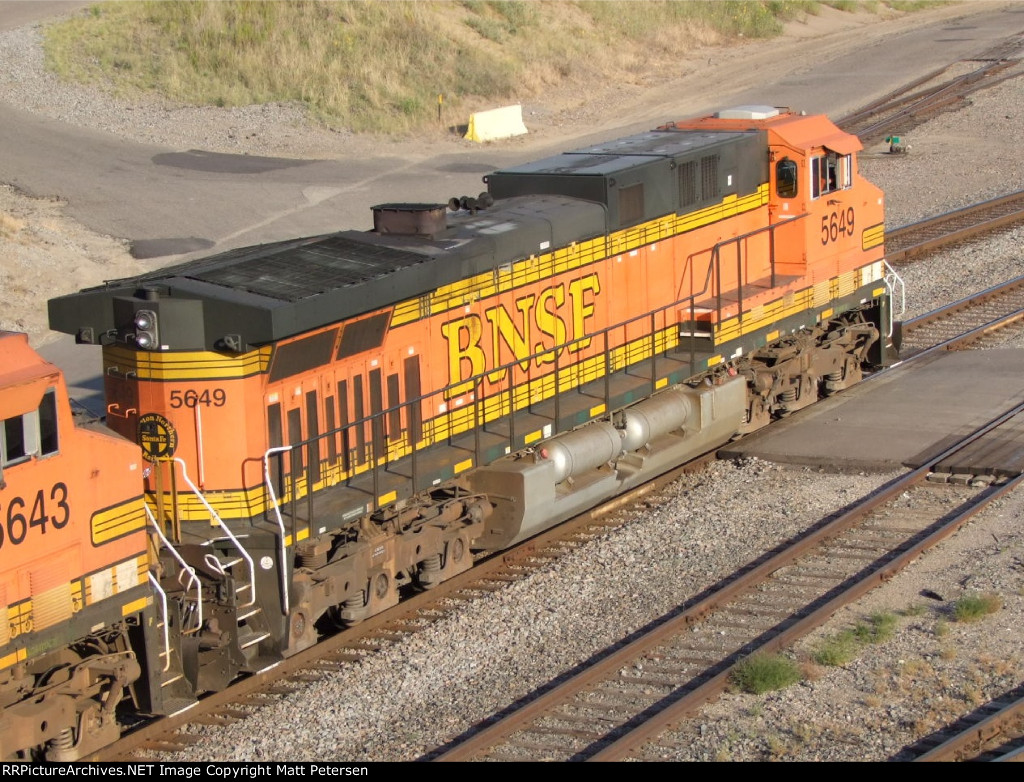 BNSF 5649